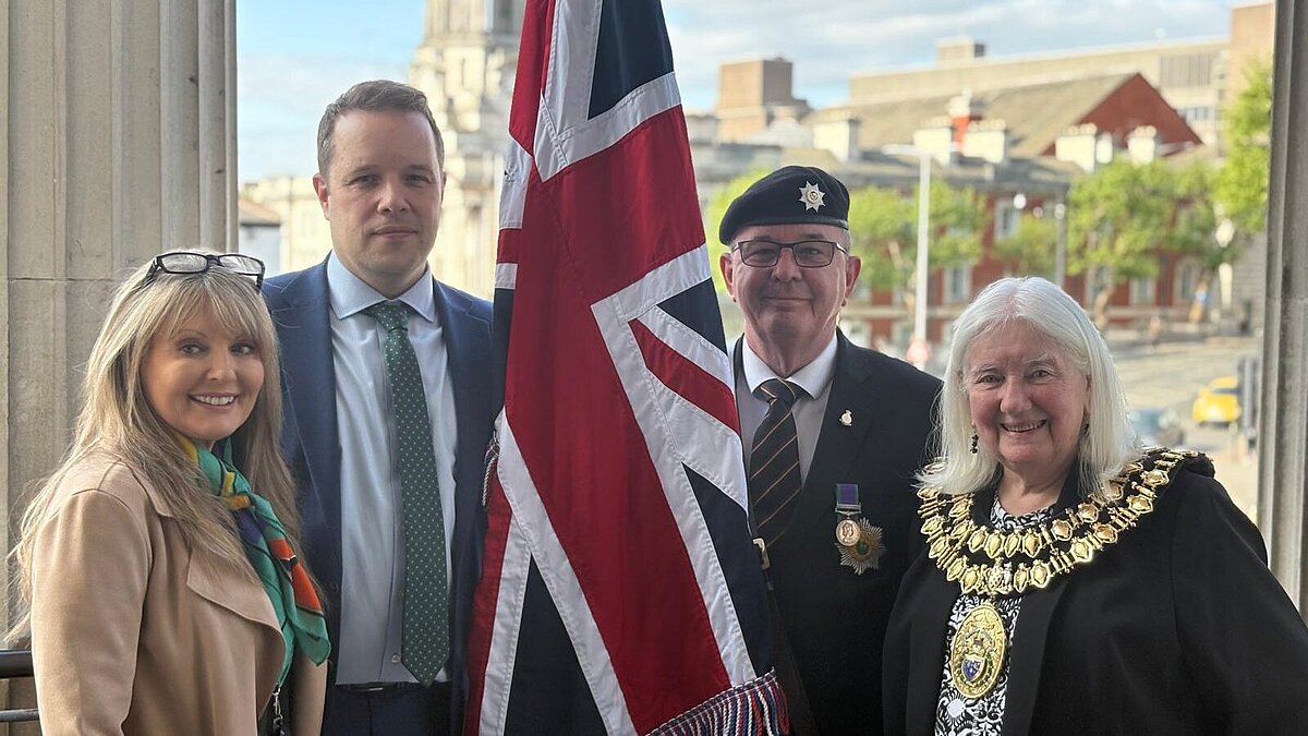 Tom Morrison MP Marks 80th Anniversary of VE Day at Stockport Civic ...